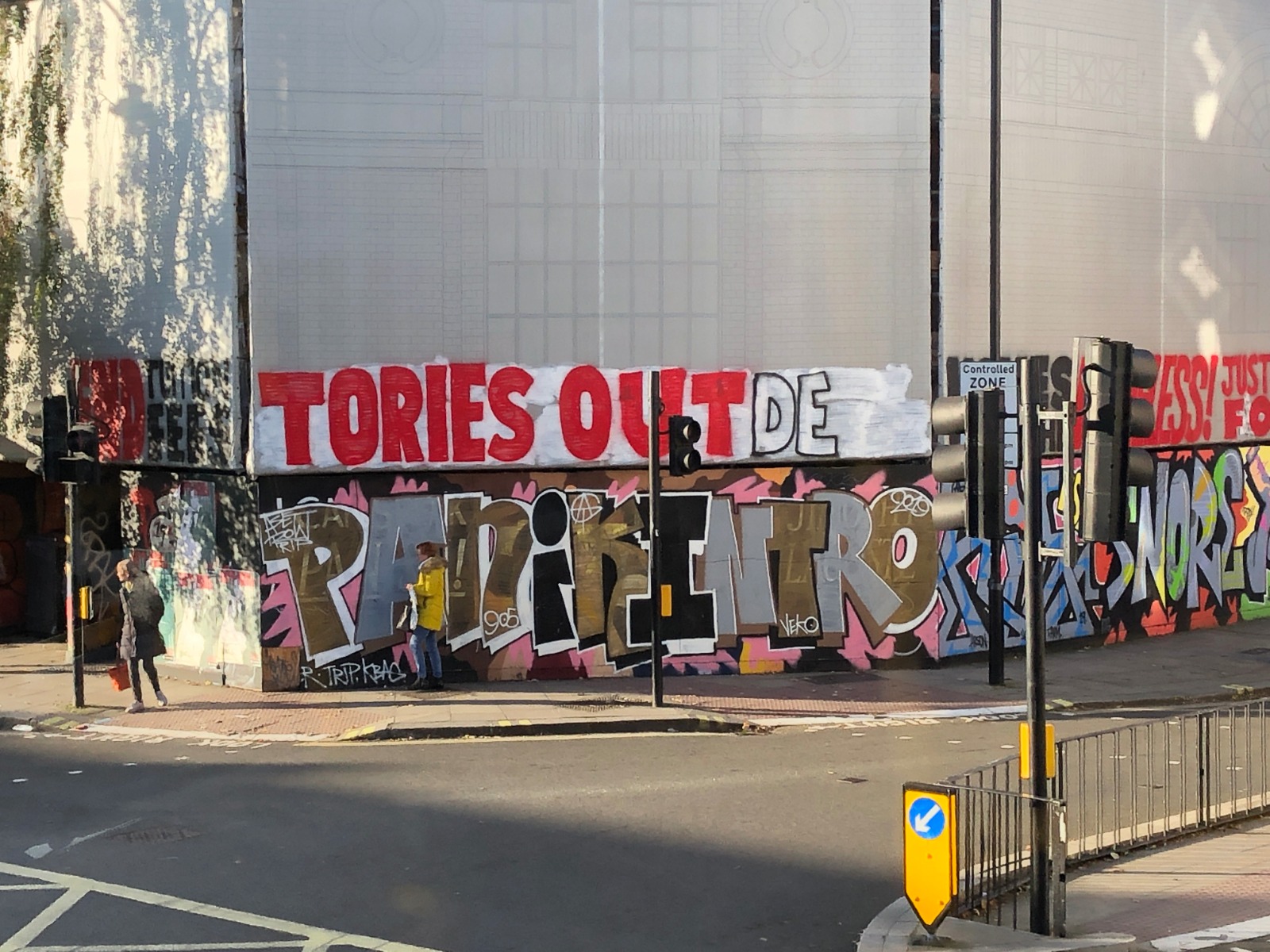 Corbyn-backing street artist is caught red-handed? | Westminster Extra