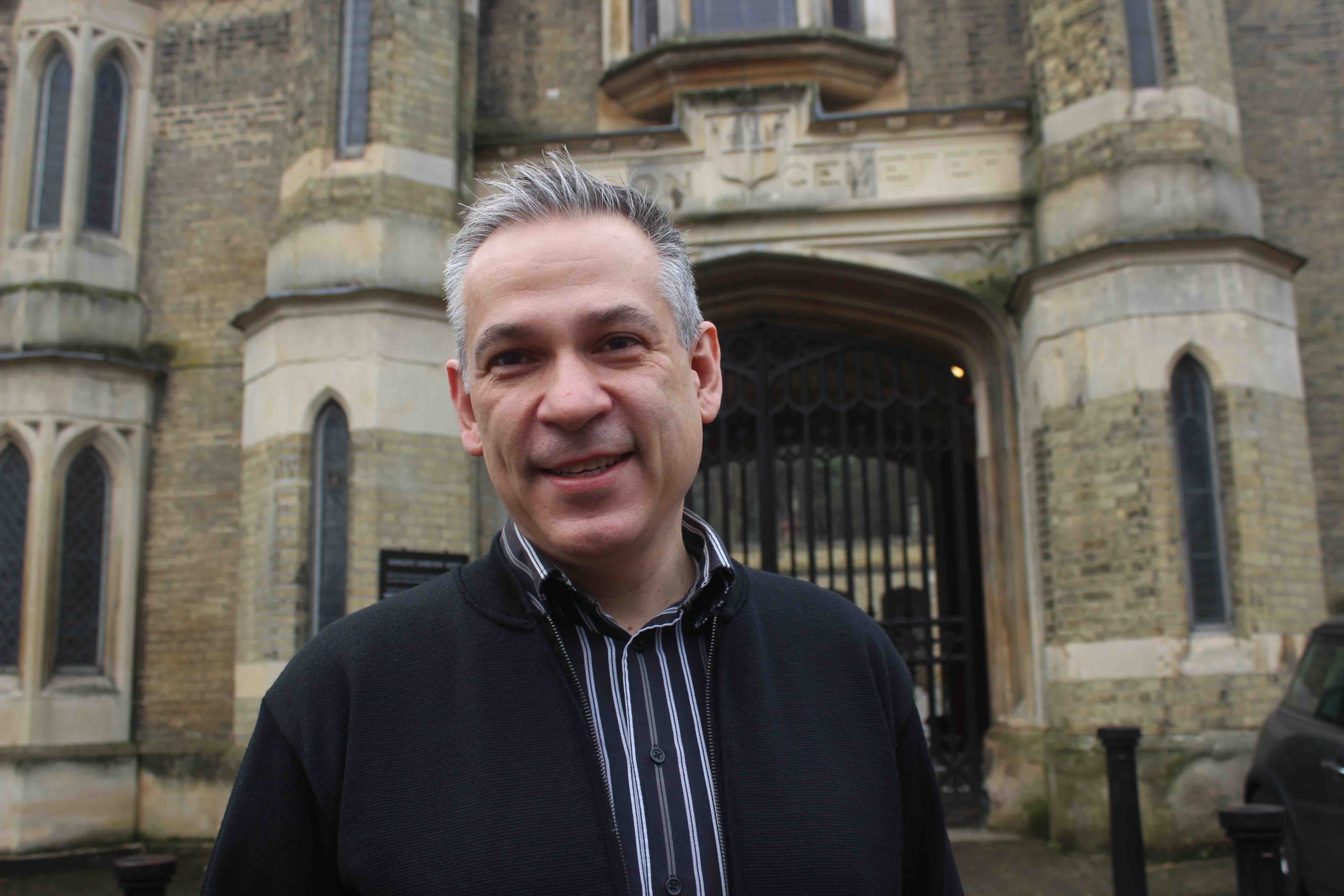 Vandalised! Karl Marx memorial in Highgate Cemetery ‘repeatedly smashed ...